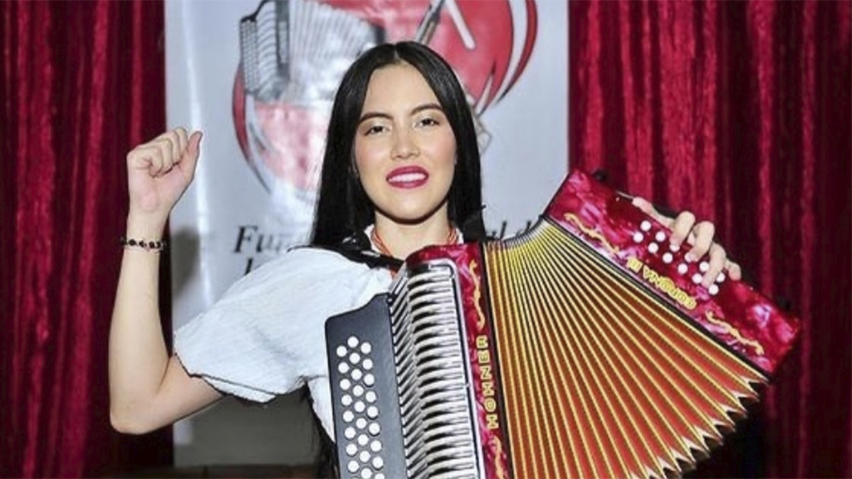 Sara Arango Pérez :La Reina del Acordeón. – Estampas Vallenatas